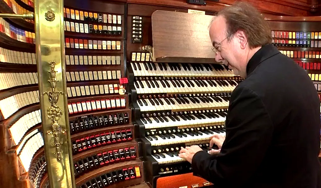 The Biggest Musical Instrument on Earth (Bet on Black) - Radioradiox.com